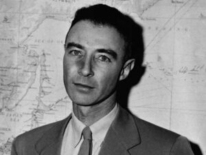 Julius Robert Oppenheimer: Champion of Science in the Manhattan Project ...